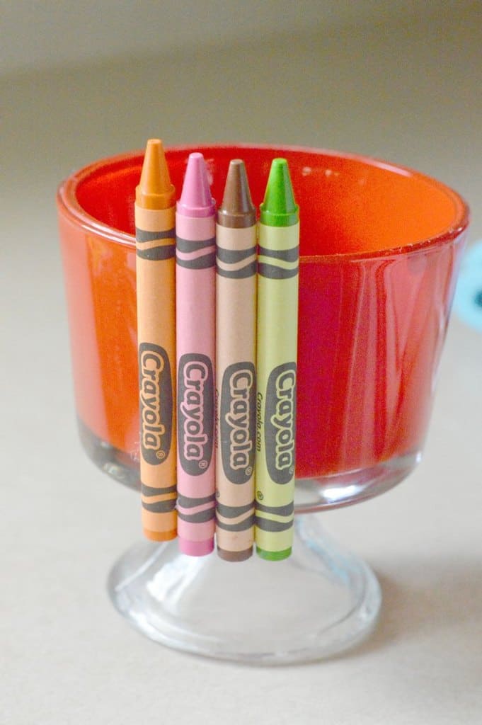 Cute & Useful DIY Crayon Candy Dish Teacher Gift Idea in May 2023 ...